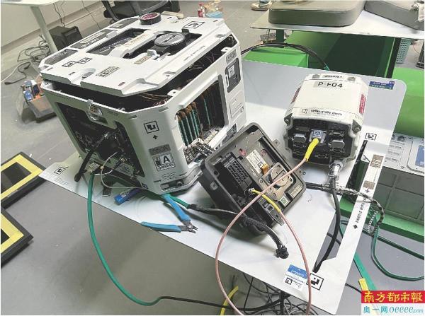 《流浪地球2》的一百多种道具 原来是出自深圳90后之手-南方都市报·奥一网